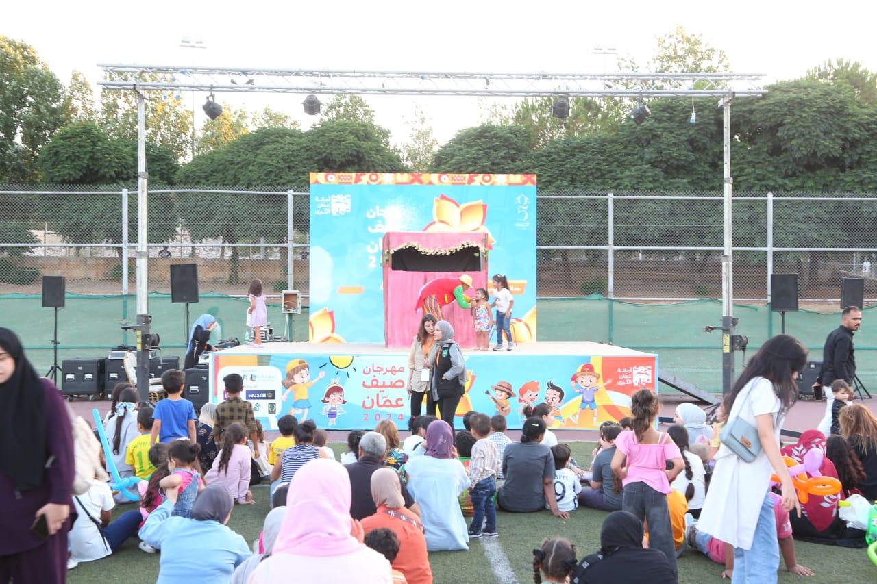 GAM Distributes 500 books daily for free throughout the days of Amman ...